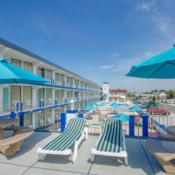 Piscina exterior sazonal