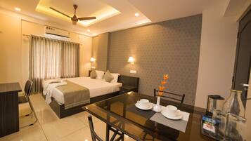 Quarto casal superior, 1 cama King | Vista do quarto