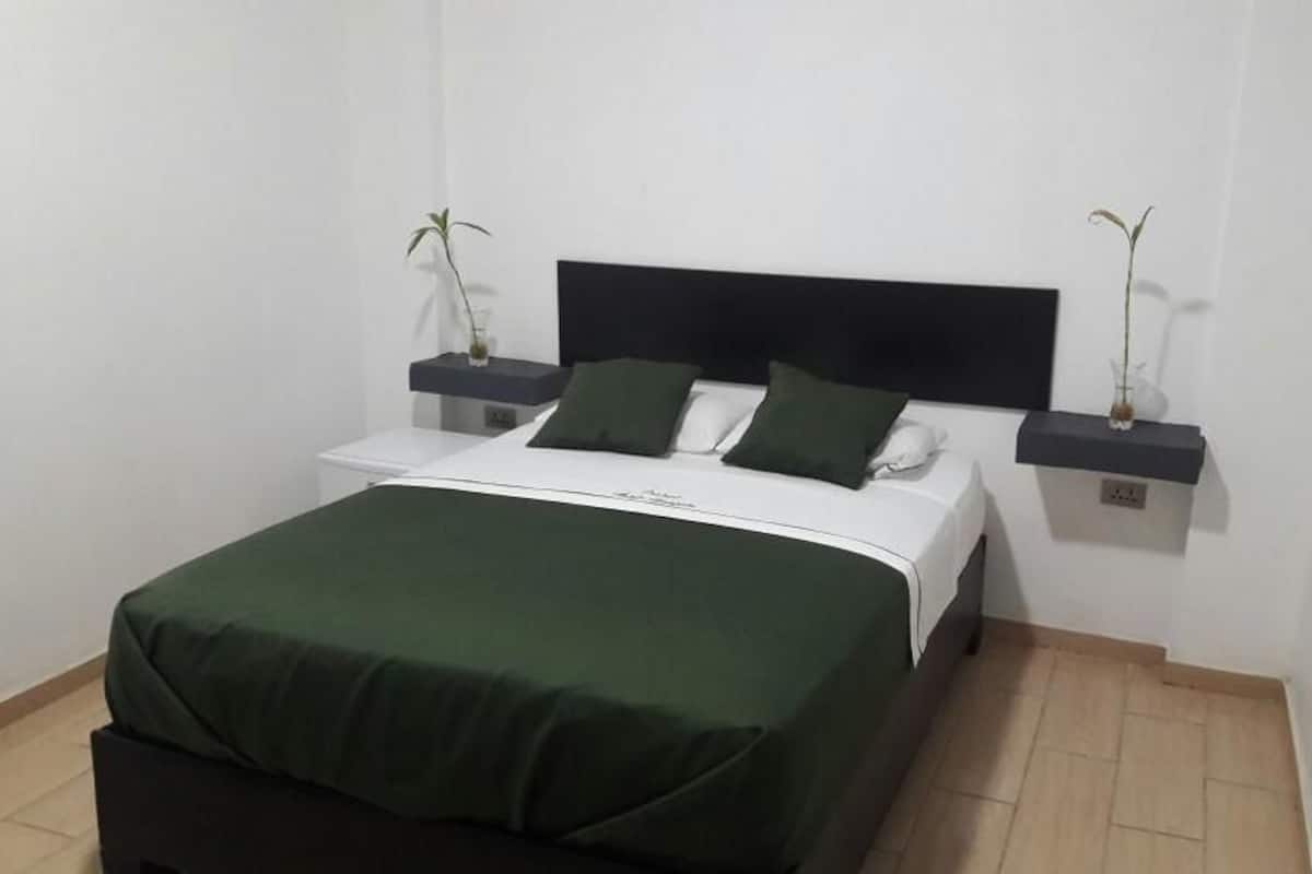 Wi-Fi de cortesia, roupa de cama