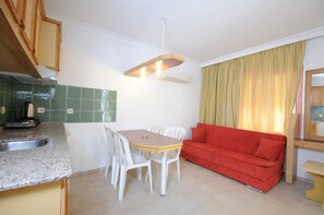 Standard Annex Apart | Ferro/tábua de engomar, roupa de cama fornecida 