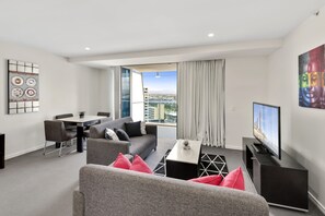 Apartamento, 2 quartos, 2 casas de banho, Vista para a cidade | Banheira de hidromassagem