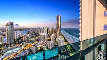 Apartamento, 3 quartos | Vista do quarto