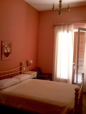 Quarto Duplo, 1 cama de casal, vista para a montanha | Quartos insonorizados, roupa de cama fornecida 
