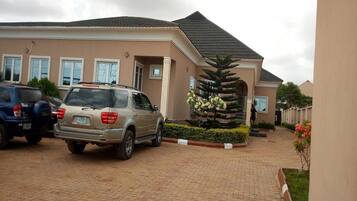 Fachada da propriedade