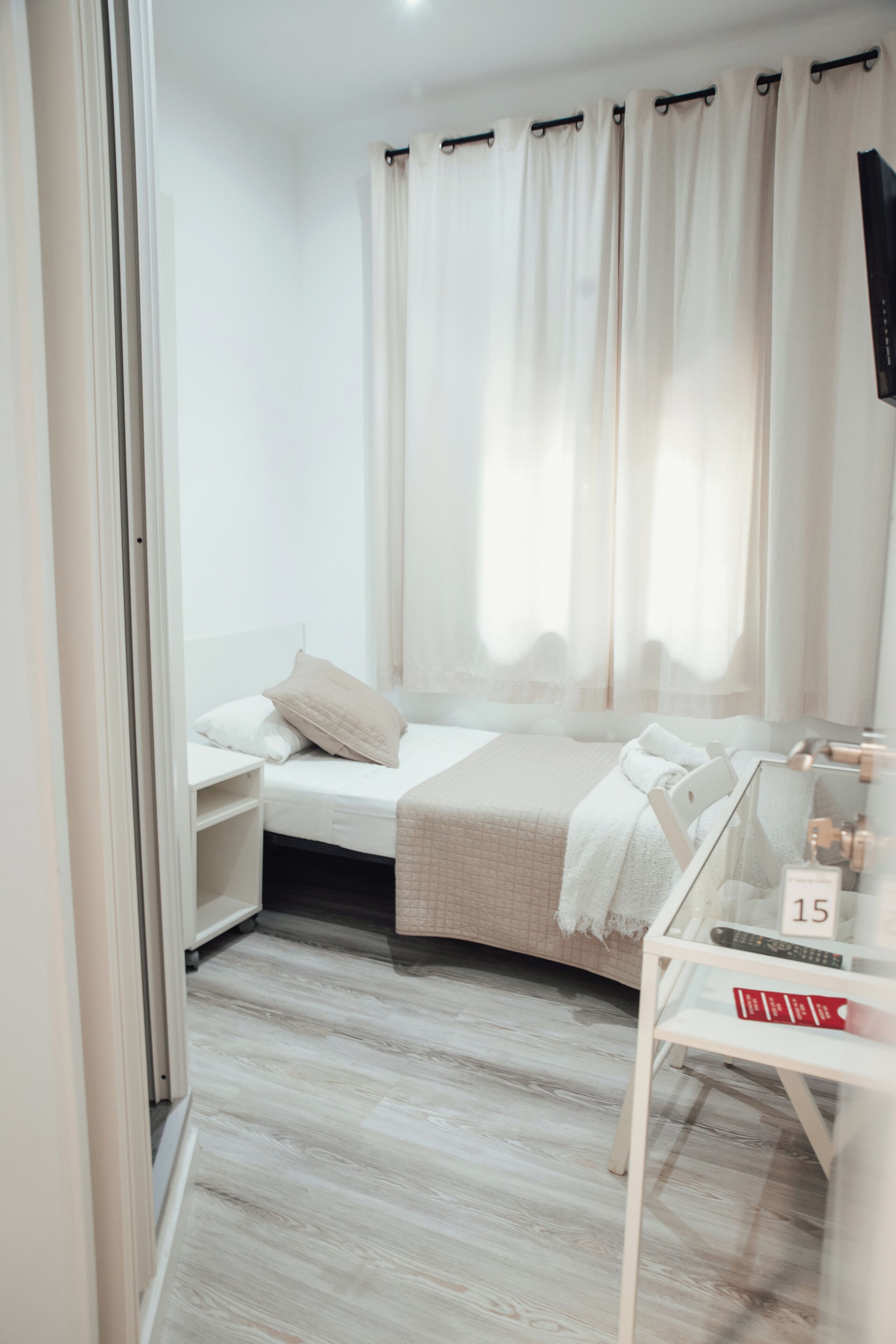 Quarto solteiro | Wi-Fi de cortesia, roupa de cama
