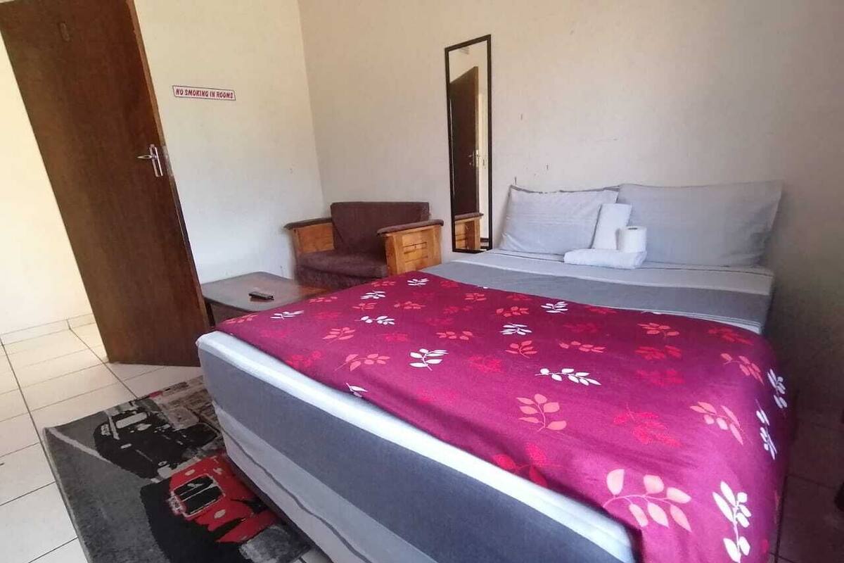 Quarto casal | Wi-Fi de cortesia, roupa de cama