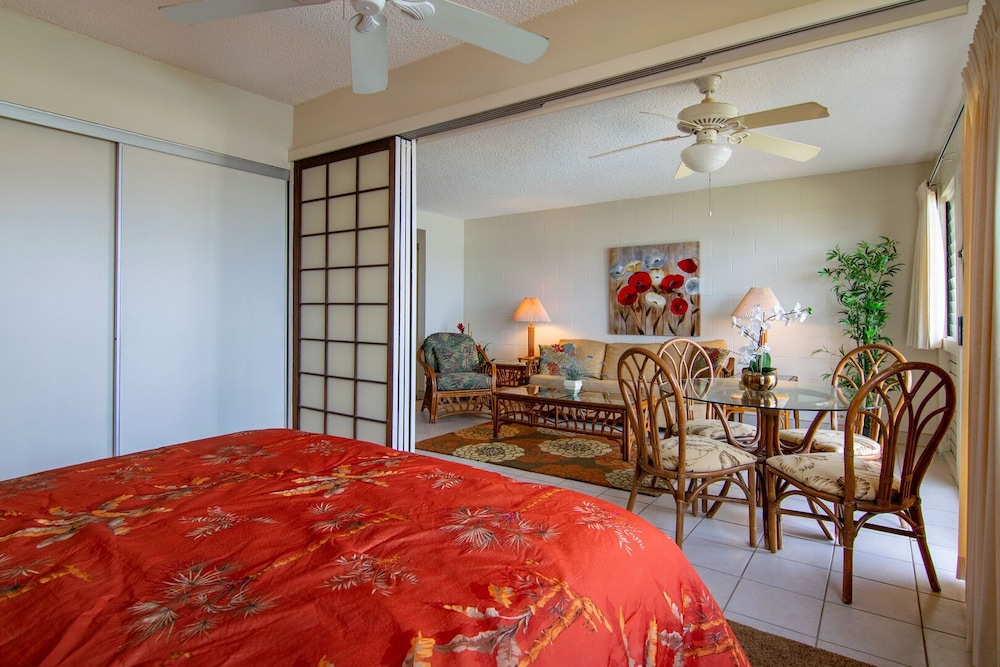 Ground-level Gem With Ocean Views And Beach Access - Kahului, HI