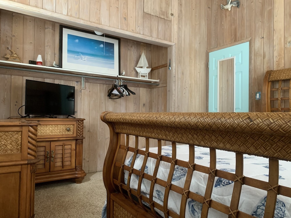 Stay Where You Play, On The Water W/boat Dock & Trailer Parking. Pet Friendly! - Long Key, FL