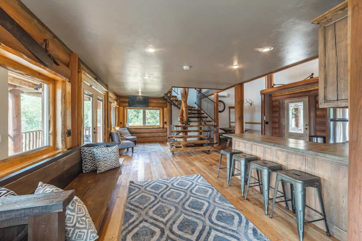 Family-friendly Chalet:bbq, Wifi,games& Mtn Views! - Montana