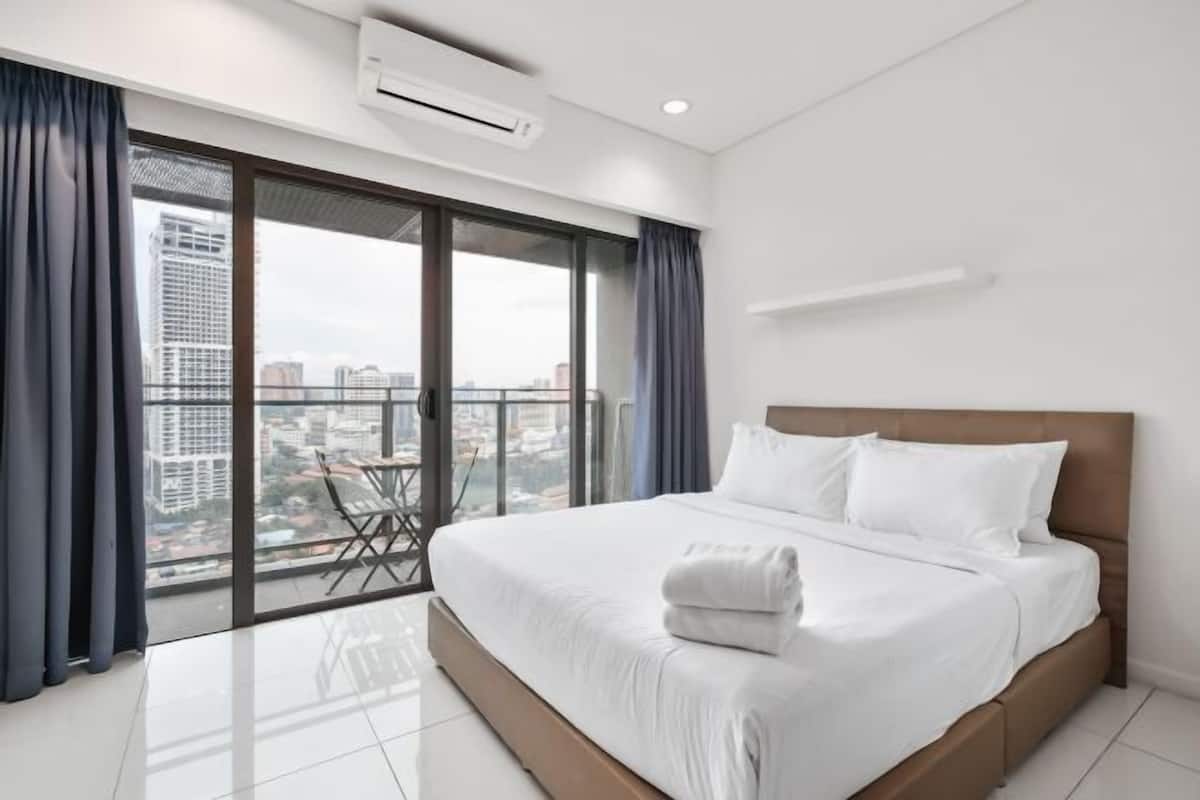 2 quartos, cofres nos quartos, individualmente decorados