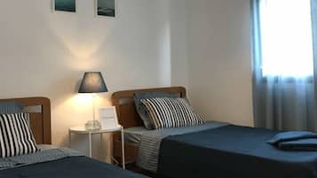 Dúplex, vista para o mar (Maisonette) | Secretária, cortinas/cortinados opacos, quartos insonorizados