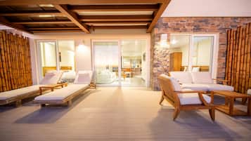 Apartamento exclusivo, 2 quartos, piscina particular, vista para o oceano | Terraço/pátio