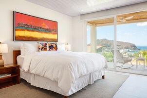 Vila com design assinado, vista para o oceano | Roupas de cama premium, individualmente decorados