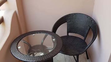 Quarto Twin Clássico, 2 camas individuais, Vista para a cidade | 1 quarto, roupa de alta qualidade, quartos insonorizados