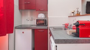 Cozinha americana privada | Máquina de café expresso, cafeteira/chaleira, chaleira elétrica