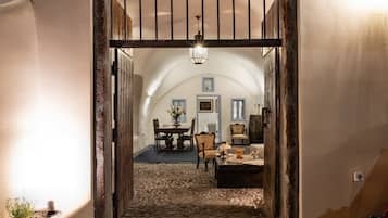 Suíte grand, 2 quartos, piscina particular (Plunge) | Área de estar | TV de tela plana