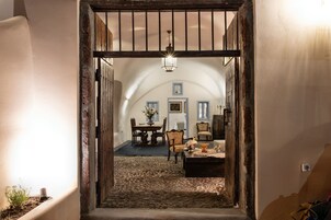 Suíte grand, 2 quartos, piscina particular (Plunge) | Área de estar | TV de tela plana