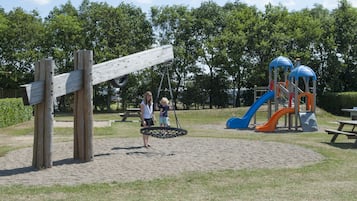 Área de recreio para crianças (ao ar livre)