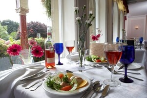 Café da manhã e jantar