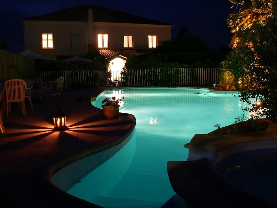 Piscina exterior, da(s) 09:00 à(s) 19:00, espreguiçadeiras