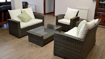 TV de tela plana 20 polegadas com canais a cabo