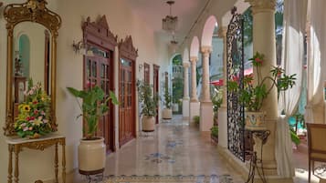 Entrada (vista interior)