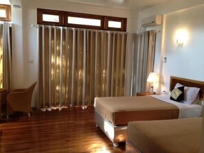 Quarto Deluxe | Secretária, Wi-fi grátis, roupa de cama fornecida