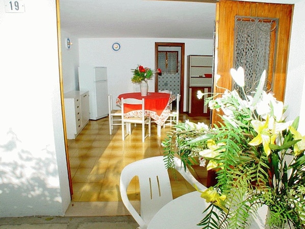 Apartamento, 2 quartos (paoC) | Sala de estar | Televisor 
