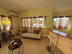 Apartamento Comfort em Condomínio Fechado, 3 quartos, 2 casas de banho | Sala de estar | TV de ecrã plano 