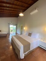 Roupa de alta qualidade, minibar, Wi-fi grátis, roupa de cama fornecida