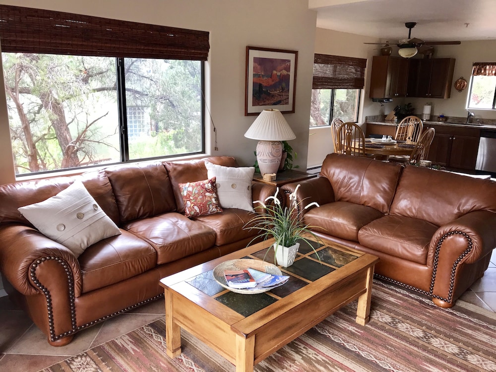 Stargazing With Four Balcony Views - 5 Minute Walk To Oak Creek Swimming! - Sedona, AZ