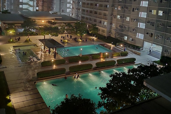 2 piscinas exteriores