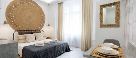 Estúdio luxo | Quartos à prova de som, ferros/tábuas de passar roupa, Wi-Fi de cortesia