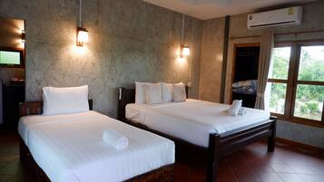 Quarto Triplo | Wi-fi grátis, roupa de cama fornecida