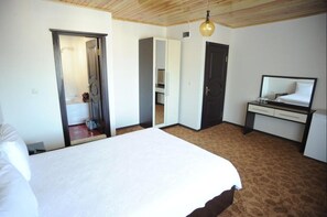 Minibar, cofre no quarto, secretária, Wi-fi grátis 