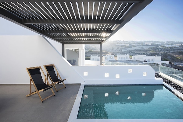 Valery Suites - Santorini
