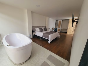 Quarto elite | Roupas de cama premium, cofres nos quartos, escrivaninha