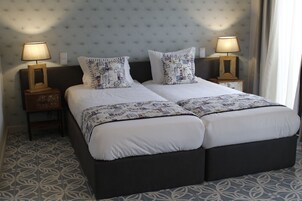 Quarto triplo | Quartos à prova de som, ferros/tábuas de passar roupa, Wi-Fi de cortesia