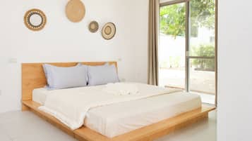 Suite Deluxe, vista para o jardim | 1 quarto, roupa de alta qualidade, secretária
