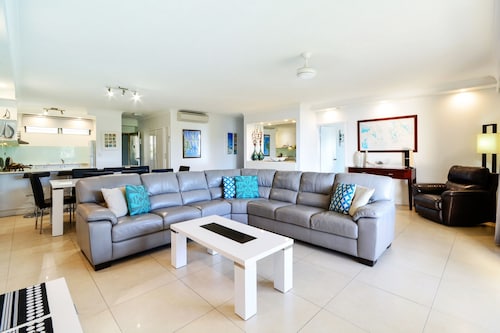 Poinciana 101 3brm Oceanview, Golf Buggy, Transfer - Hamilton Island