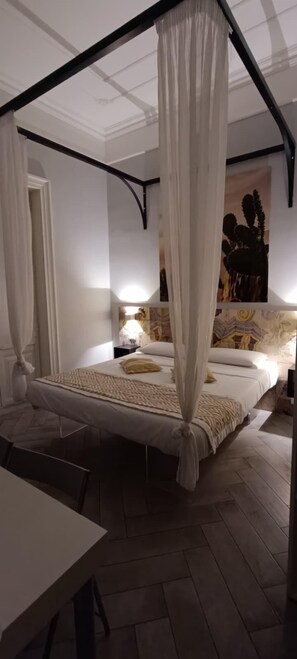 Quarto Romântico | 1 quarto, edredões de penas, camas de colchão viscoelástico, minibar 