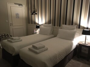 Quarto conforto, 1 cama Queen, para não fumantes | Roupas de cama de algodão egípcio, roupas de cama premium