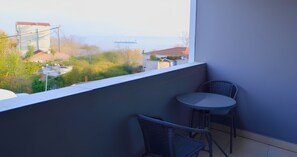 Quarto Premium | Roupa de alta qualidade, cofre no quarto, secretária 