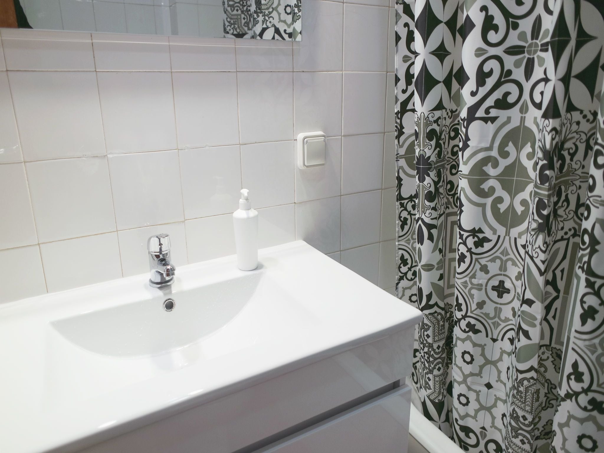 Apartamento, 2 quartos, varanda | Casa de banho | Uma banheira, artigos de higiene pessoal grátis, toalhas fornecidas 