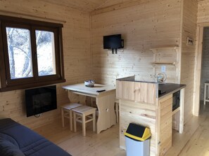 Chalé, vista para a montanha | Sala de estar
