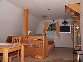 Casa Comfort, 1 quarto, não fumadores, vista para o resort | Sala de estar | TV de ecrã plano