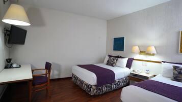 Quarto Twin | Cofre no quarto, secretária, cortinas/cortinados opacos