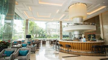 Área de estar no saguão