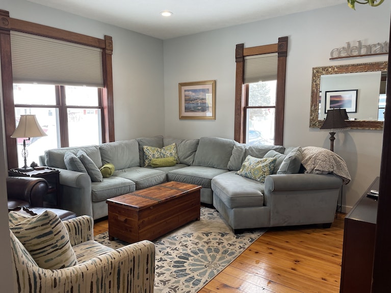 Beautiful Victorian Home Close To Beaches-close To Downtown/shops/restaurants - Traverse City, MI