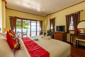 Cofres nos quartos, Wi-Fi de cortesia, roupa de cama